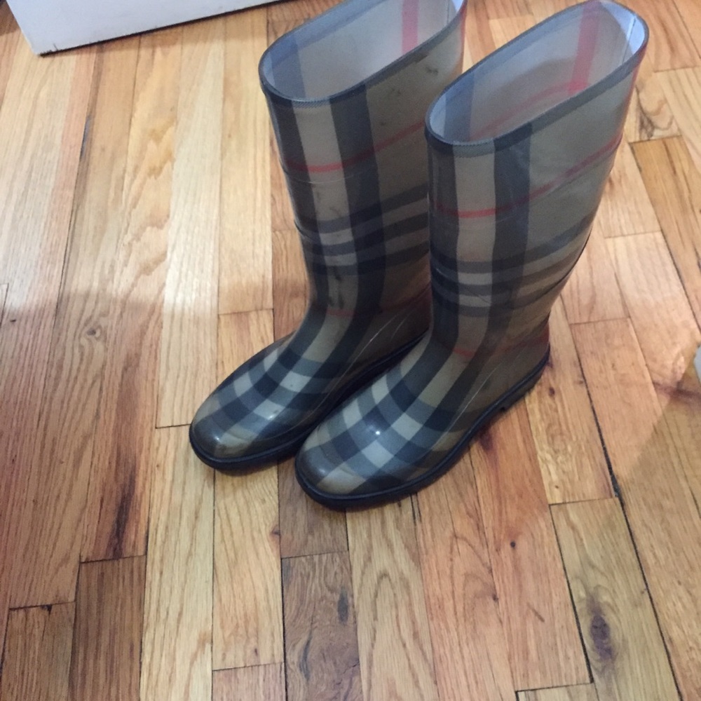 Authentic Burberry Rain Boots - Gem